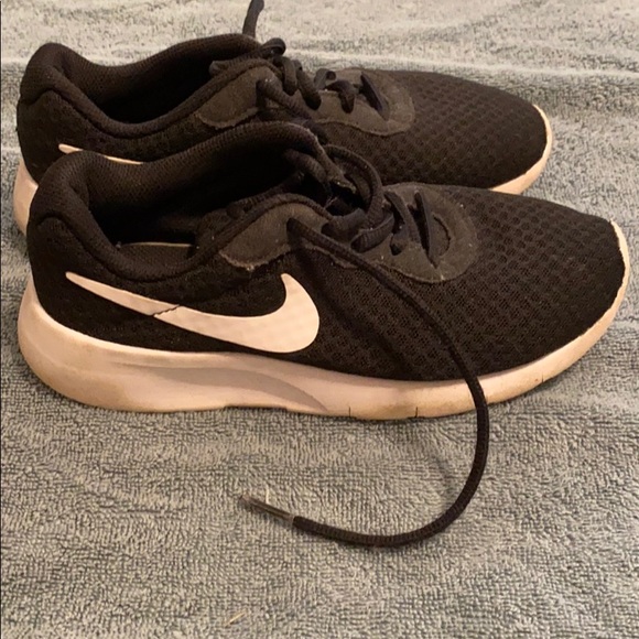 Shoes | Nike Tanjun | Poshmark